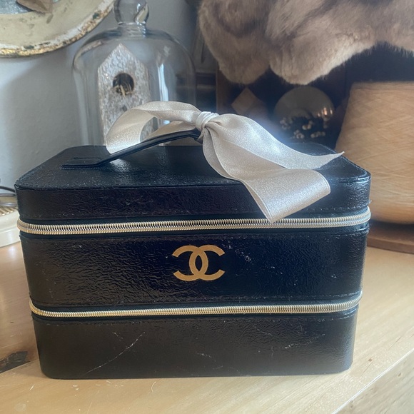 CHANEL | Makeup | Chanel Cosmetic Makeup Case With Zippered Two Tier ...